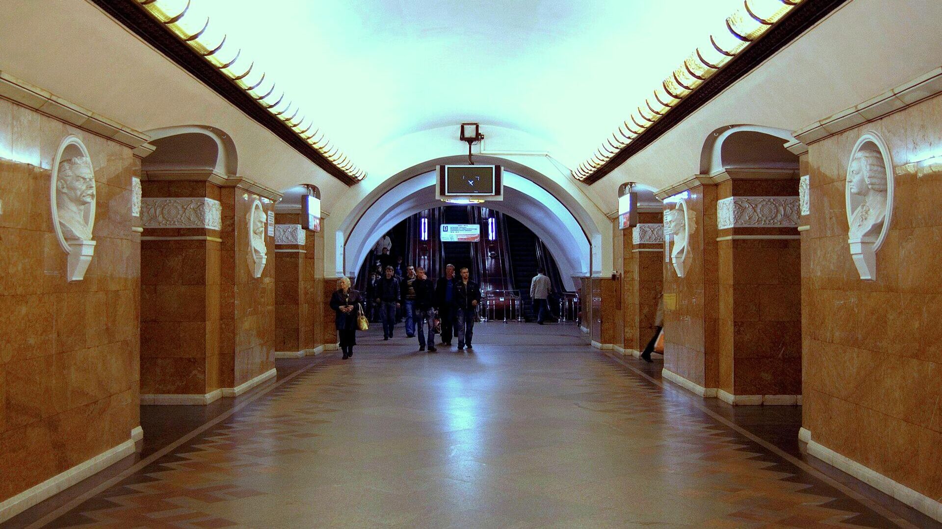 Киевское метро откажется от Горького, Менделеева, Пушкина и Ломоносова ...